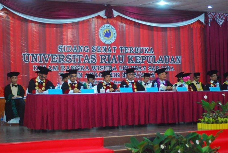 UNRIKA WISUDA 609 SARJANA, REKTOR UNRIKA BATAM BERHARAP SARJANA HARUS ...